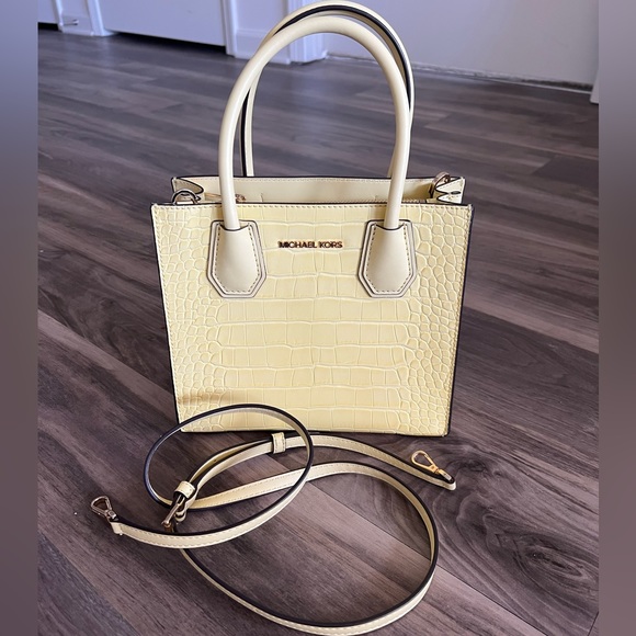Michael Kors | Bags | New Michael Kors Medium Mercer | Poshmark